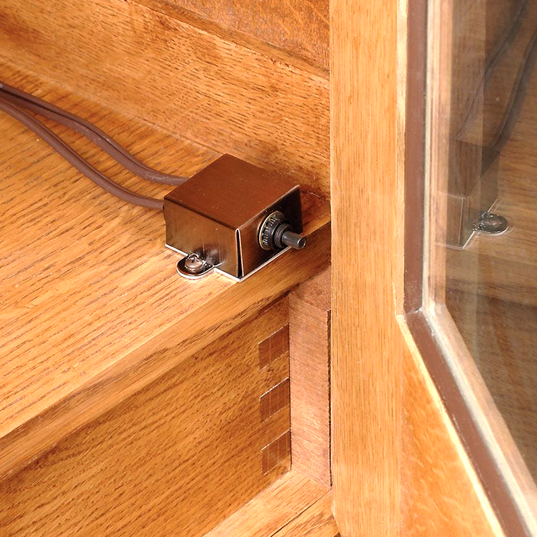 Switches & Accessories - Shemoi